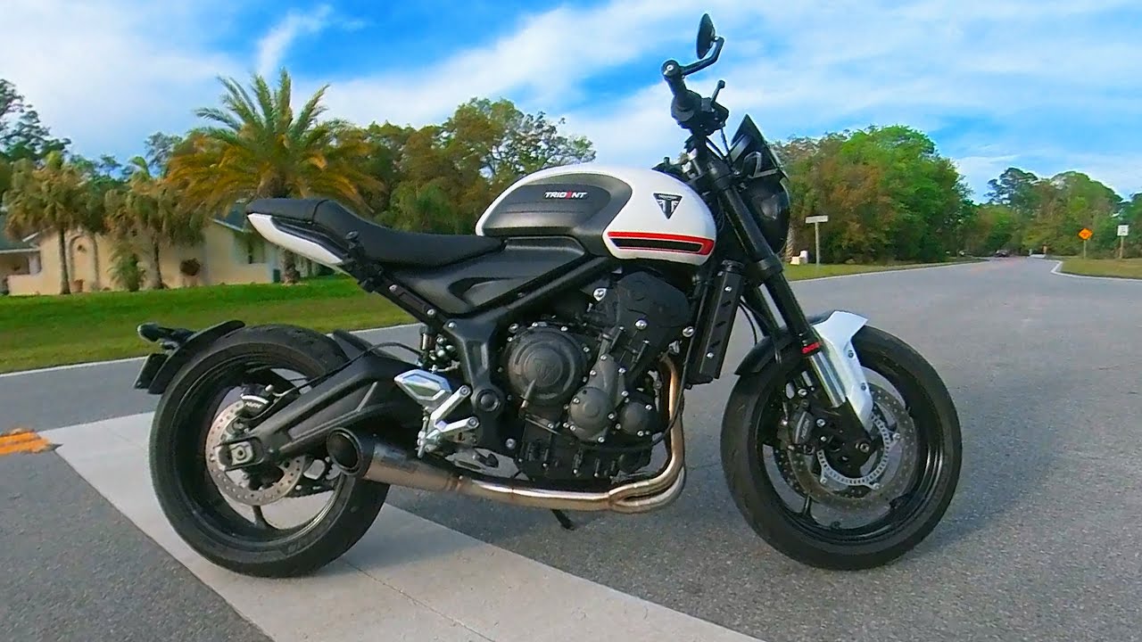 Triumph trident 660 with S1 SC project exhaust - YouTube