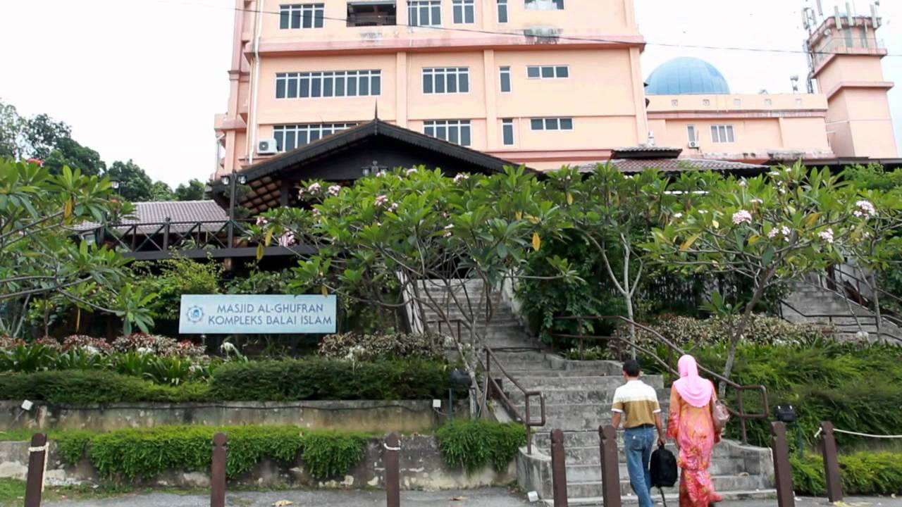 Masjid Al Ghufran, Pinggiran Taman Tun Dr Ismail (TTDI) Kuala Lumpur ...