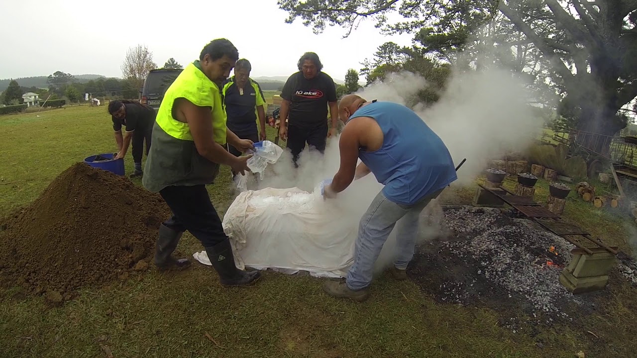 Doing a Hangi - YouTube