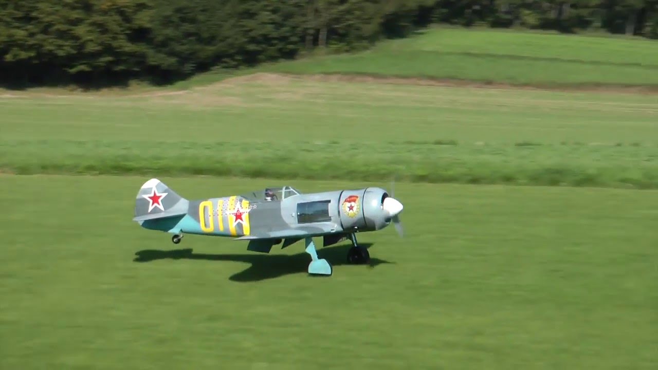 Giant LA-7 with a Moki 250 - YouTube