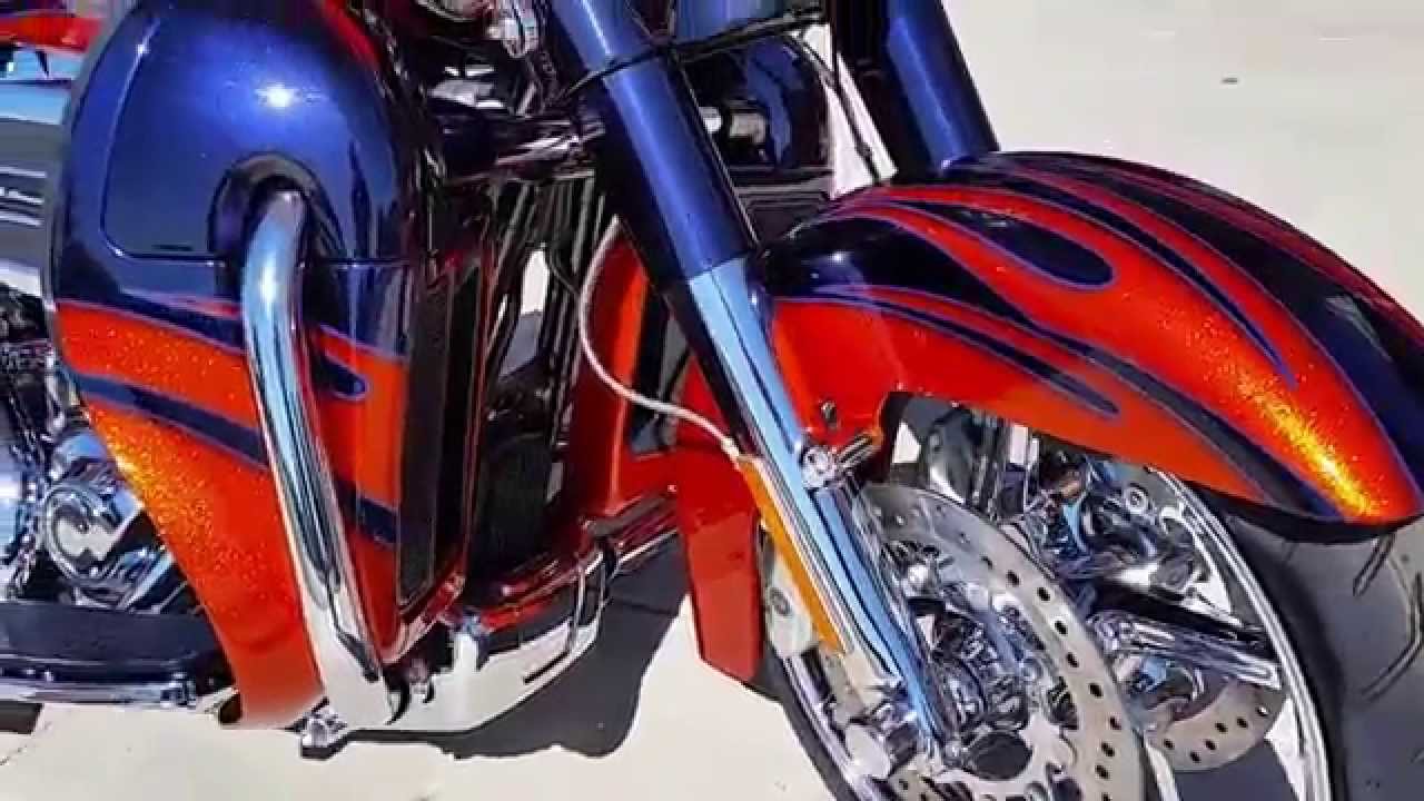 2015 Harley-Davidson® CVO™ Street Glide® in Ultraviolet Blue & Molten ...