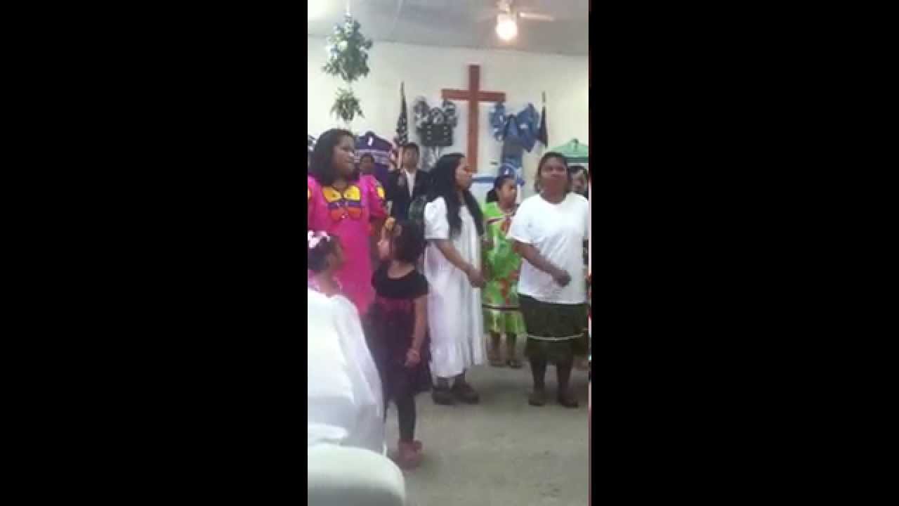 Marshallese tradition dance - YouTube