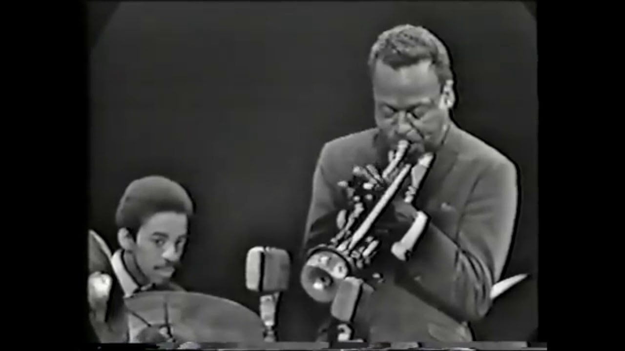 Miles Davis gets mad at Herbie Hancock - YouTube