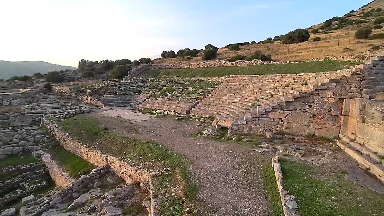 Αρχαιο θεατρο Θορικου 3 - YouTube