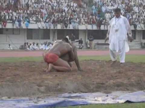 Rustam e Zaman Gama G Dangal Israr Hussain Awan pehalwan vs Majo ...