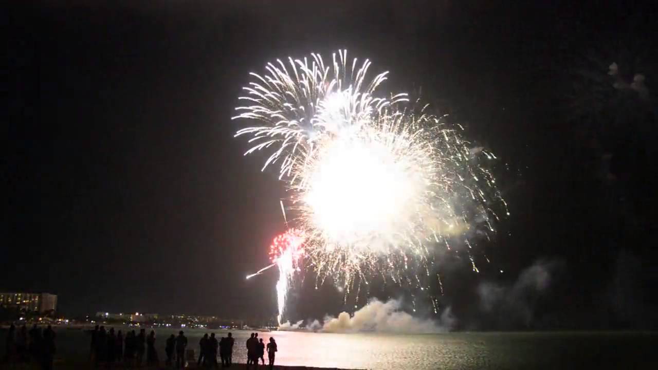 NYE fireworks Aruba 2016 - YouTube