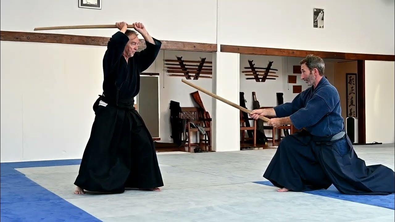 Laido Tournament - Demonstration 居合道全国選抜八段戦 - YouTube