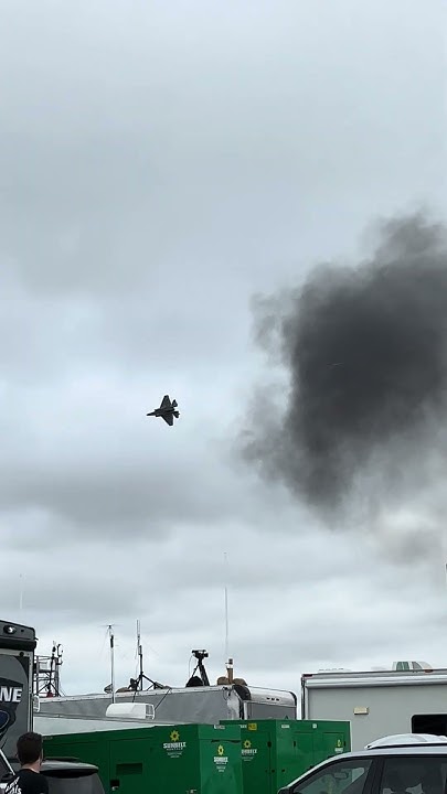 F-35C - Virginia Beach Air Show 9/22/24 - YouTube