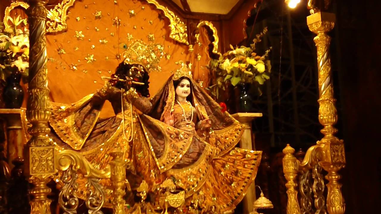 Shayan or Night Aarti in ISKCON New York - YouTube