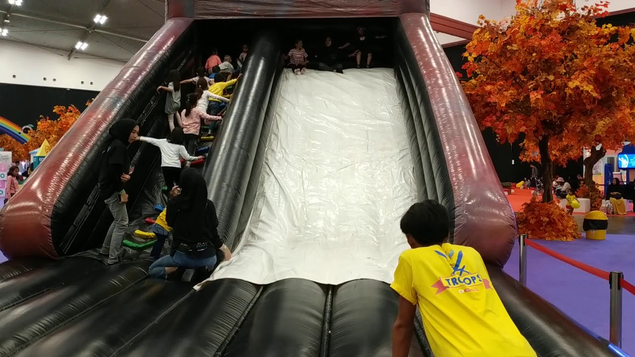 Sliding Area at Fam Go Fest ICE BSD DEC 2019(2) - YouTube