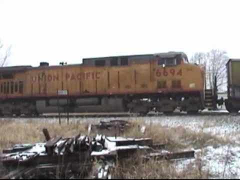 UP 6886 6694 1-27-03 Junction City, WI. - YouTube