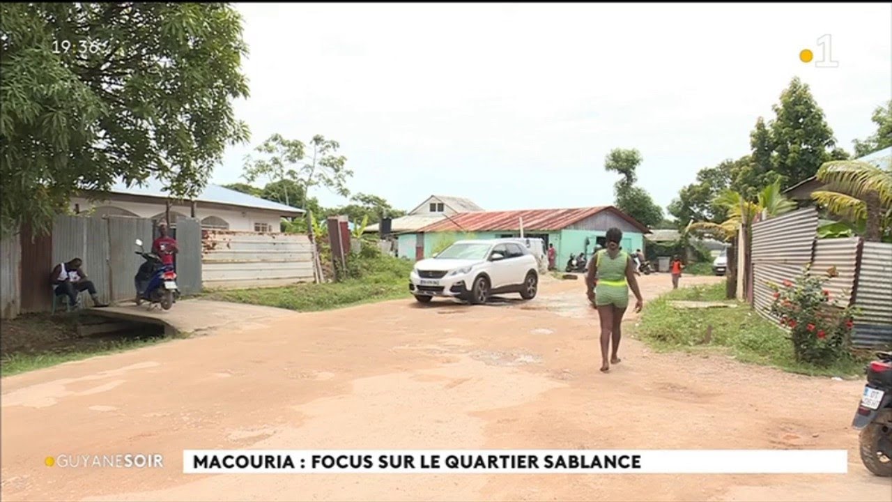 Macouria : focus sur le quartier de Sablance - YouTube