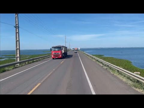 Atravessando o rio Paraná uns dos maiores do Brasil.. indo pra casa depois de 15 dias de estrada.