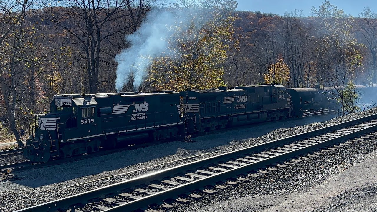 NS GP38-2 #5279 Leads K76 Through Allentown Yard & Bethlehem - YouTube