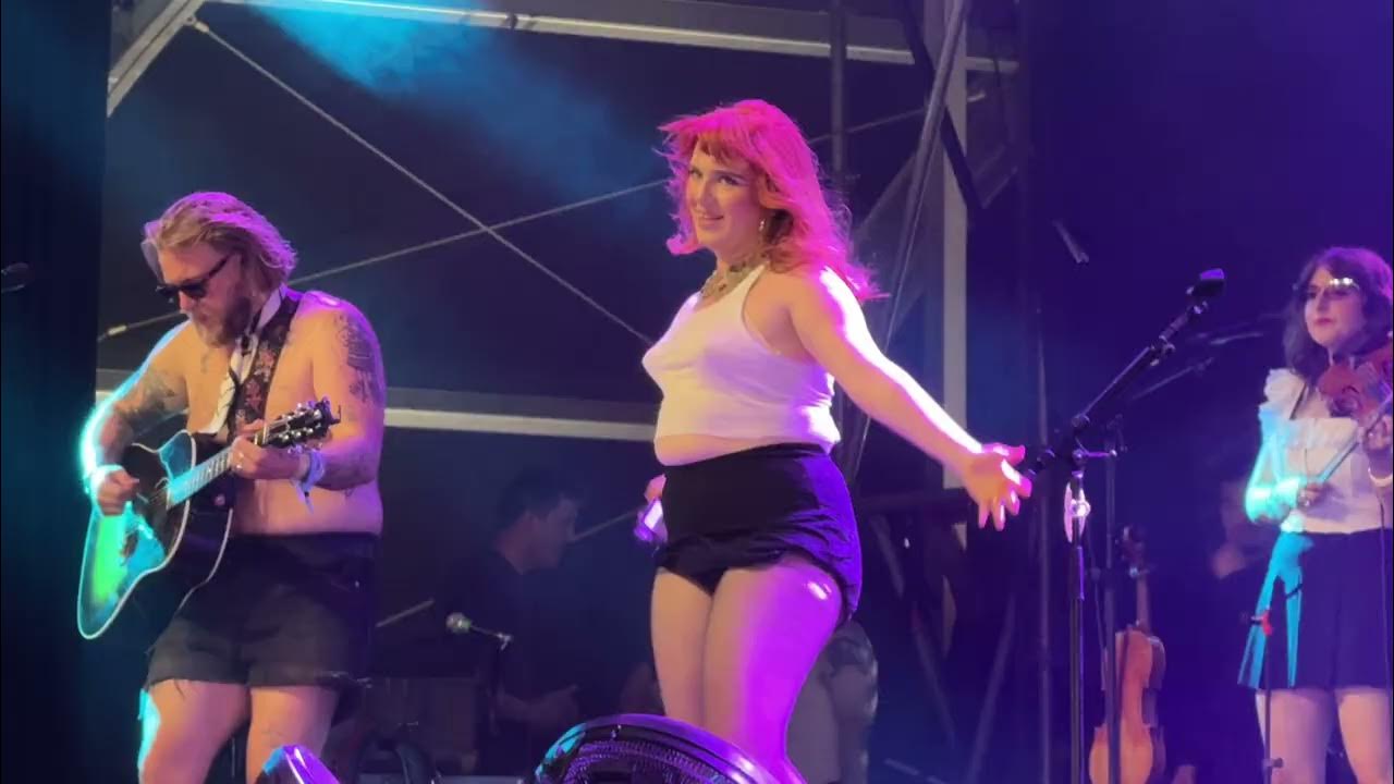 Euro-Country - CMAT @ Lowlands, Biddinghuizen, 15-08-2025 - YouTube