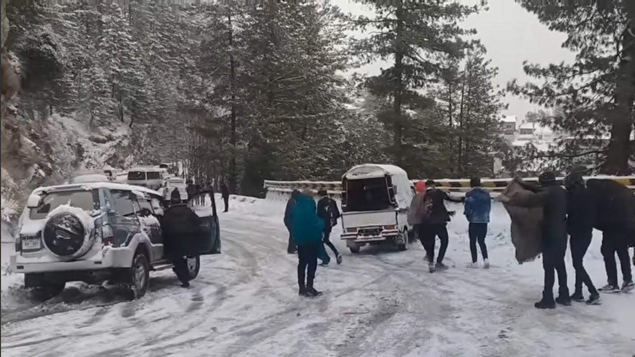 Heavy snowfall in galyat /live update from nathiagali /toady weather ...