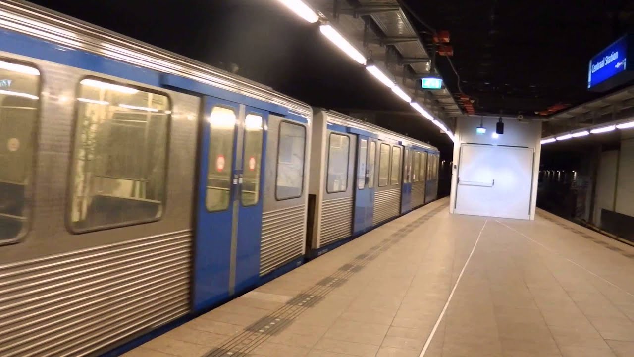 GVB M3 2 + M2 34 coming in @ Amsterdam Central Subway Station - YouTube
