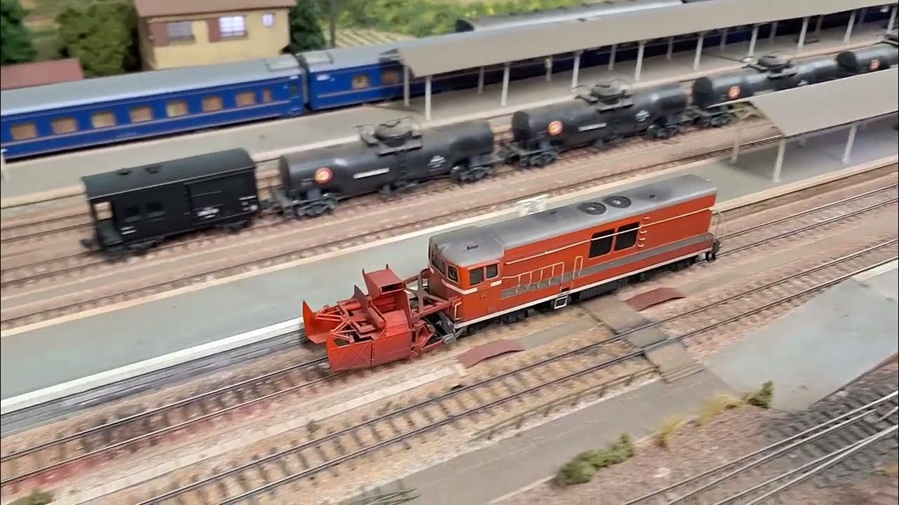 モア DD14 - YouTube