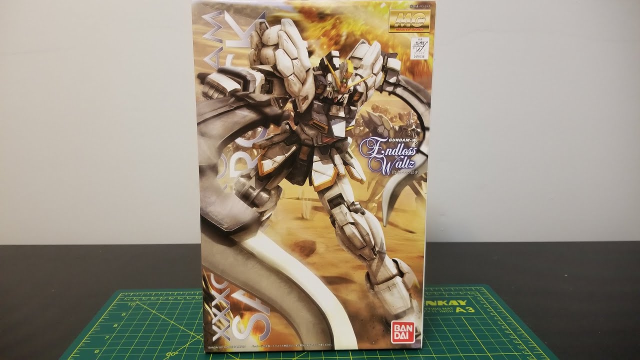 1/100 Master Grade Gundam Sandrock (Endless Waltz) - YouTube