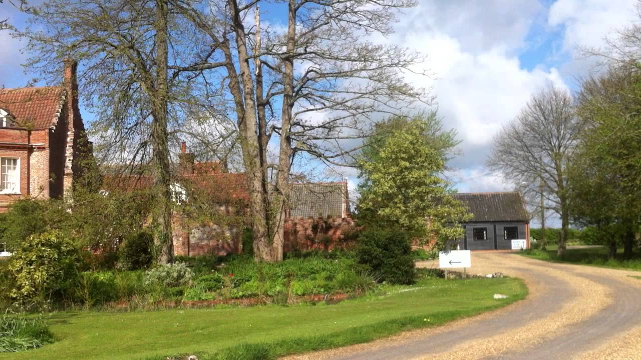 Waveney Lodge Cottage in Toft Monks, Norfolk - YouTube