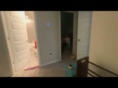 The little girls fight