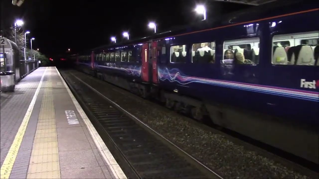 Trains in UK - Worle / night - YouTube