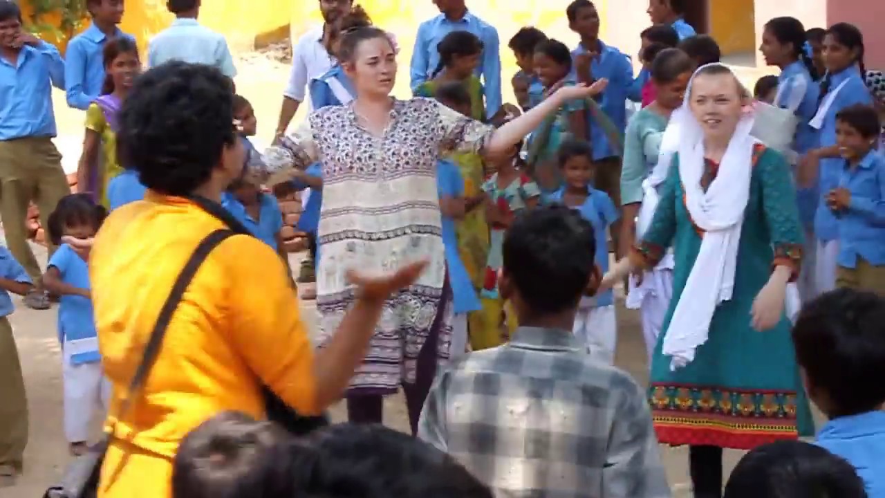 Volunteering with Pravah India. Hoki Koki introduction - YouTube