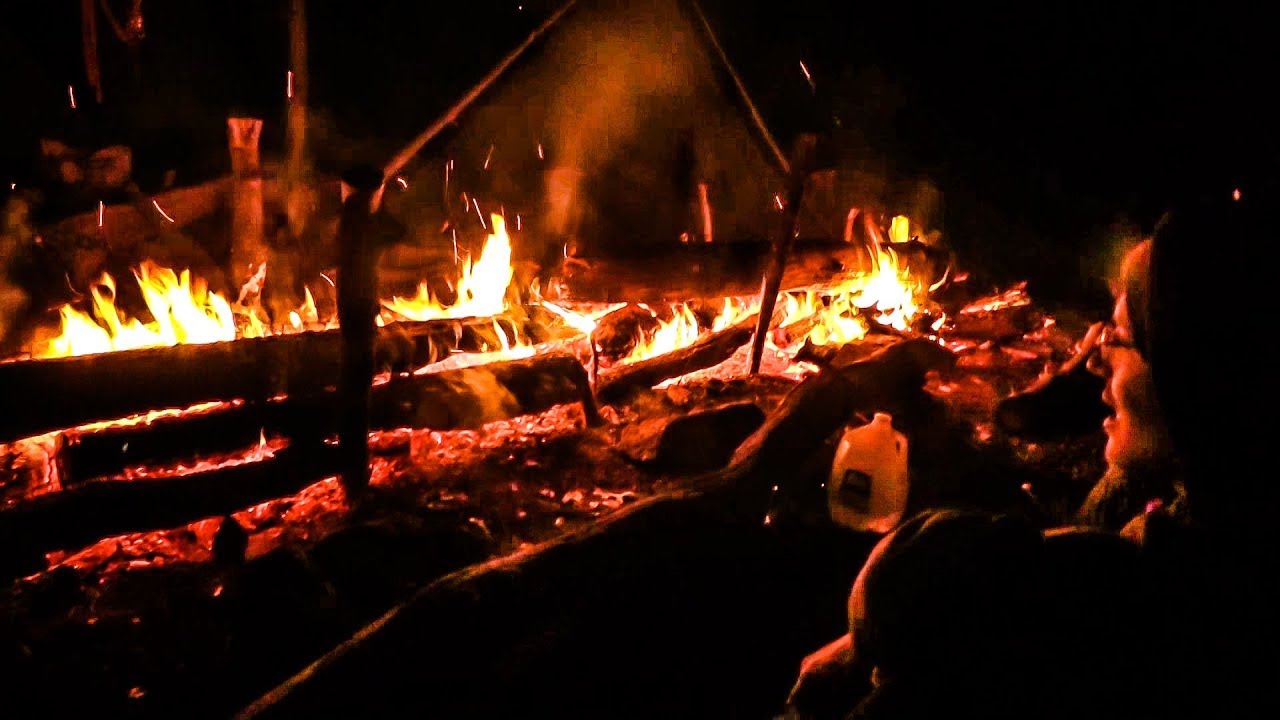 Goldenage Bushcraft Campout - Massive Long Log Fire, Bacon, Homefries ...