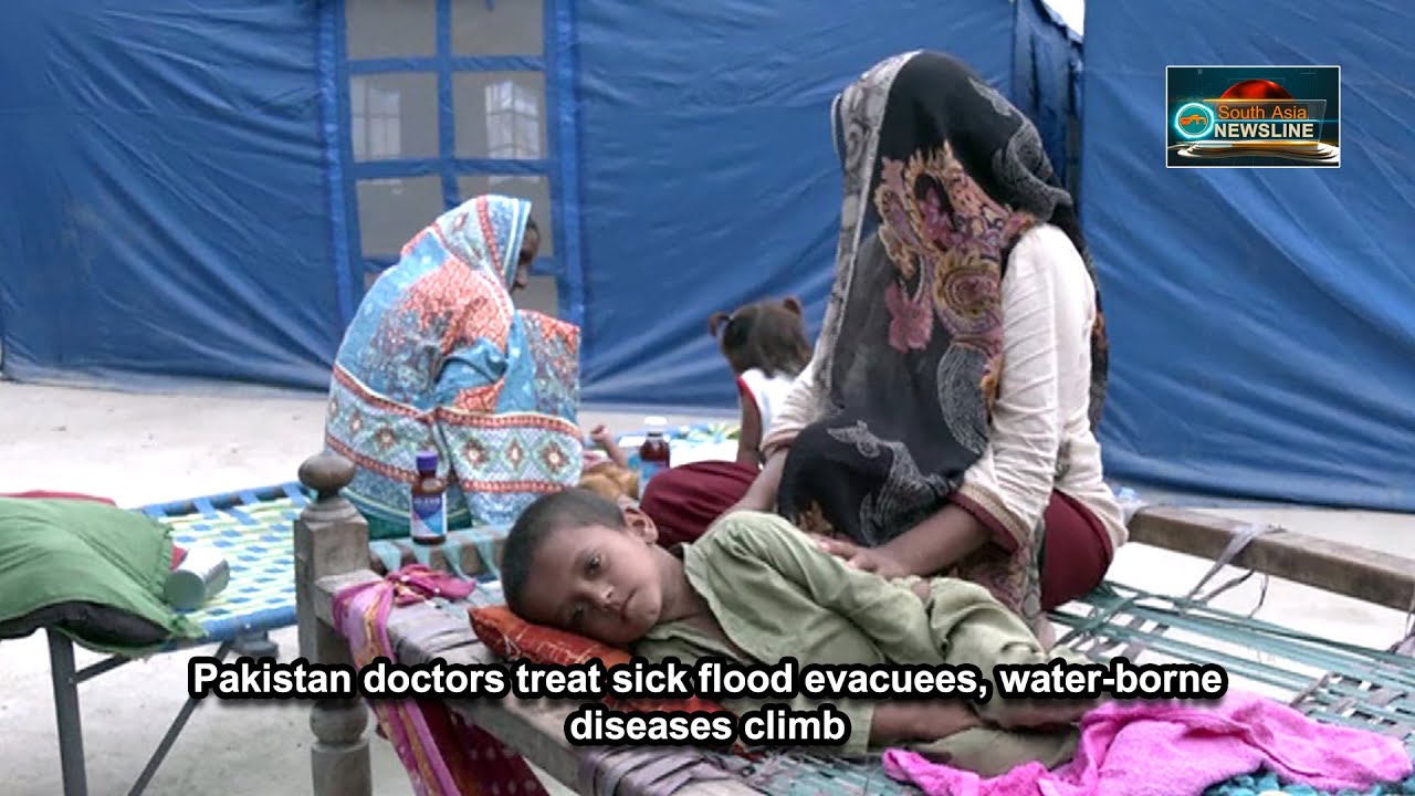 Pakistan doctors treat sick flood evacuees, water-borne diseases climb ...