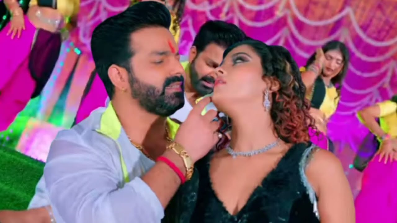 Akanksha Dubey ke sath power star Pawan Singh ke Gane Aara ki haweli ki ...