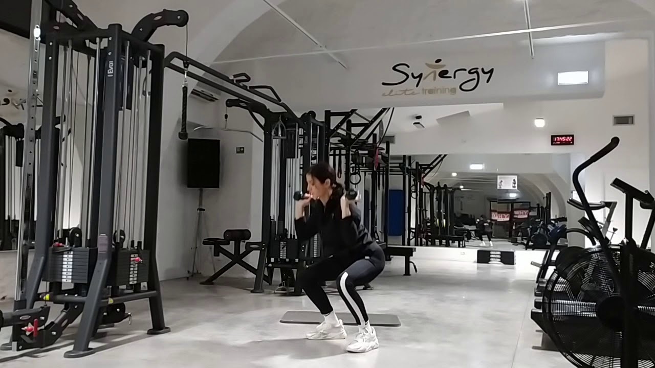 SYNERGY TUTORIAL: SQUAT + SPINTE - YouTube