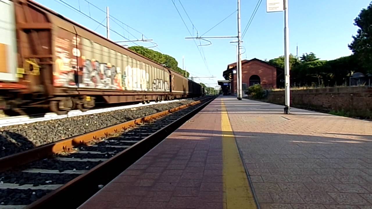e652.159 titolare del Ravenna Maddaloni Marcianise in transito a Cervia - YouTube
