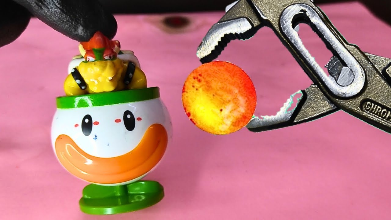 EXPERIMENT Glowing 1000 degree METAL BALL vs toys - YouTube