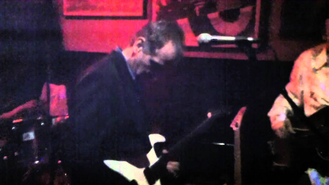 Víctor Bender (García) y Jorge Barco en Medellín. - YouTube