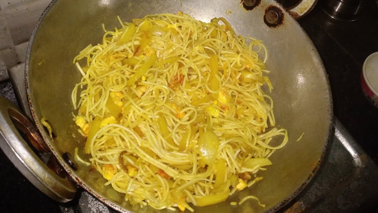 desi chowmin making !! - YouTube