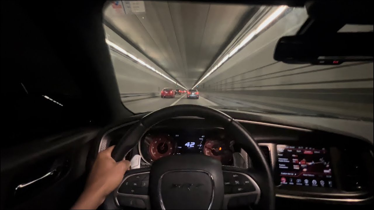 STRAIGHT PIPE HELLCAT IN A TUNNEL 😮‍💨 EXTREMELY LOUD - YouTube