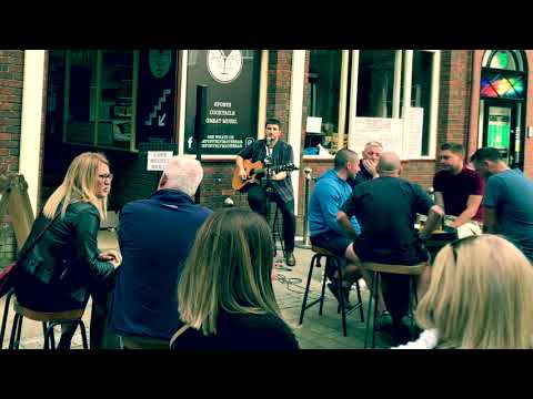 The Definitely maybe bar - Bolton - Luke McColl Music - YouTube
