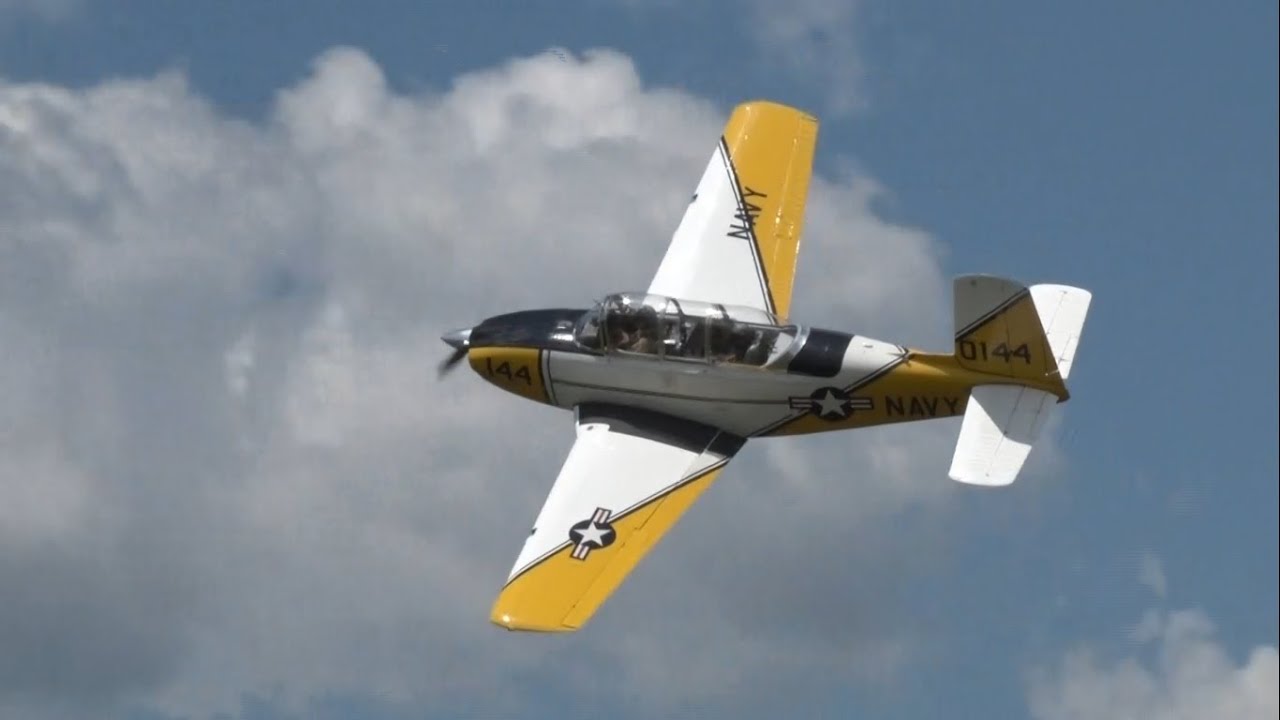 Beechcraft T-34 Mentor - YouTube