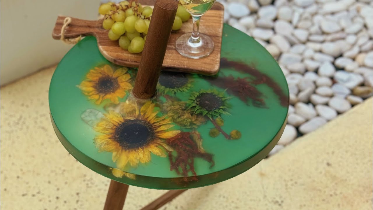 Table made of epoxy resin and sunflowers - YouTube