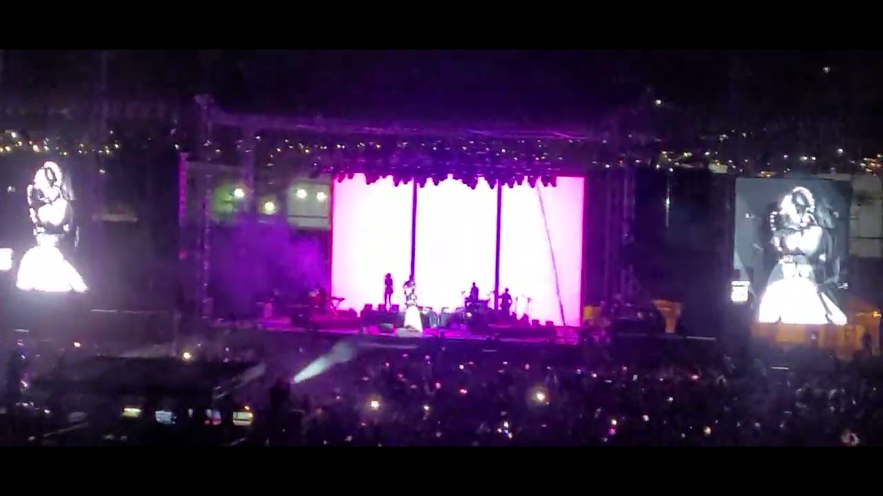 One, Two, Three, GO! - Belanova (En Vivo) - YouTube