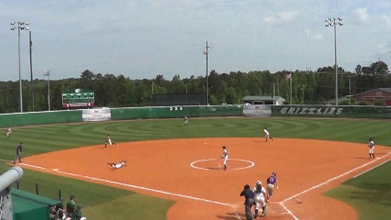 Crystal Busby, Georgia Gwinnett College's 3rd Basewoman - Excellent ...