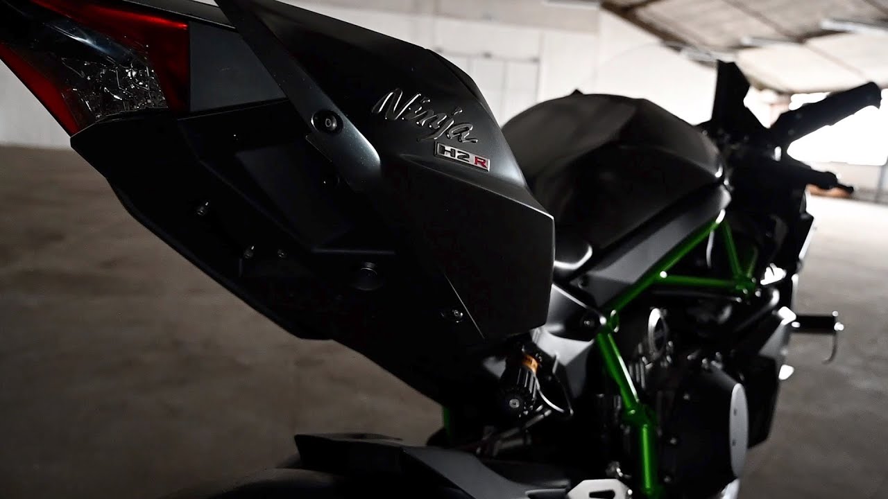 Kawasaki H2R //Night Lovell Deira City Centre // Bikeporn - YouTube
