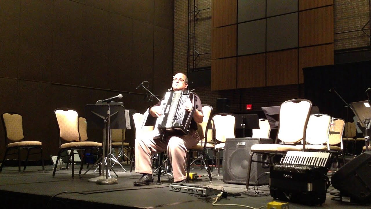 Joseph Natoli performing "Somewhere Over the Rainbow" - YouTube