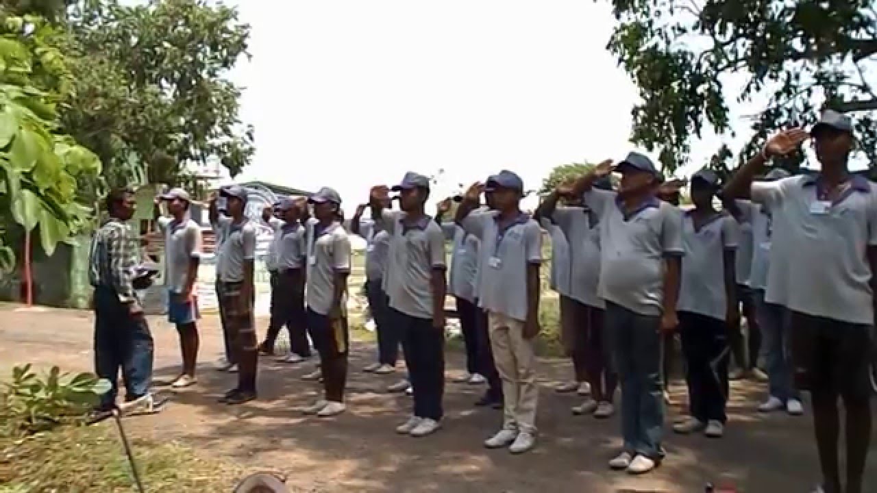 How to Salute Training (Security Guard) - YouTube