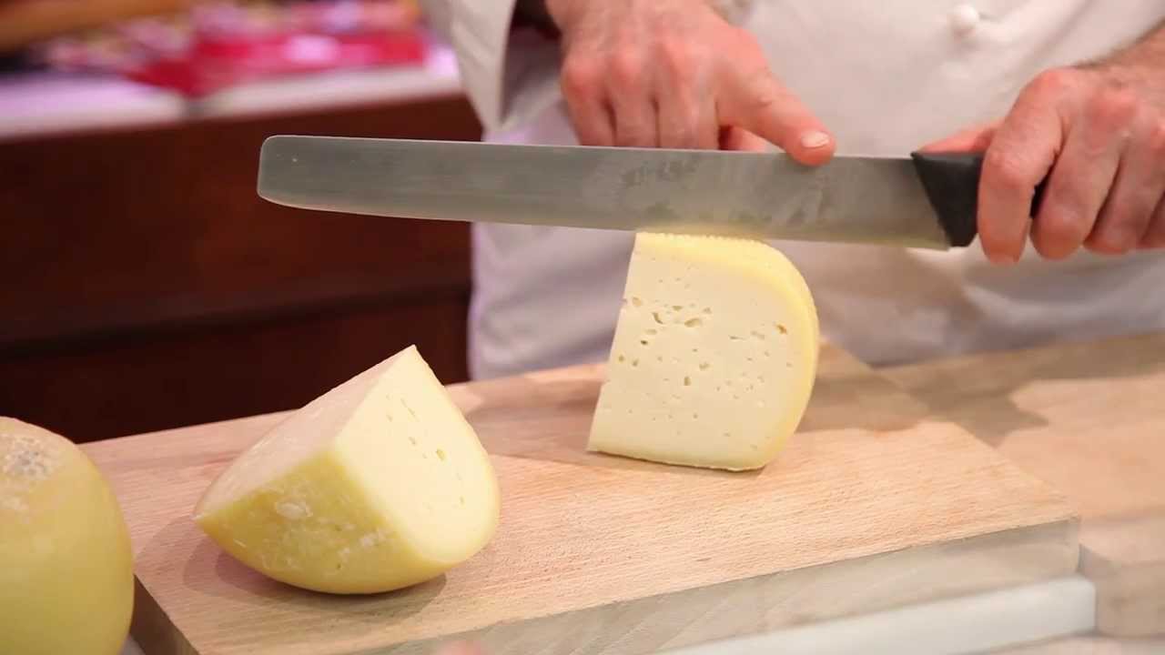 L'Umbria dei Formaggi - Le tecniche di taglio del formaggio - YouTube