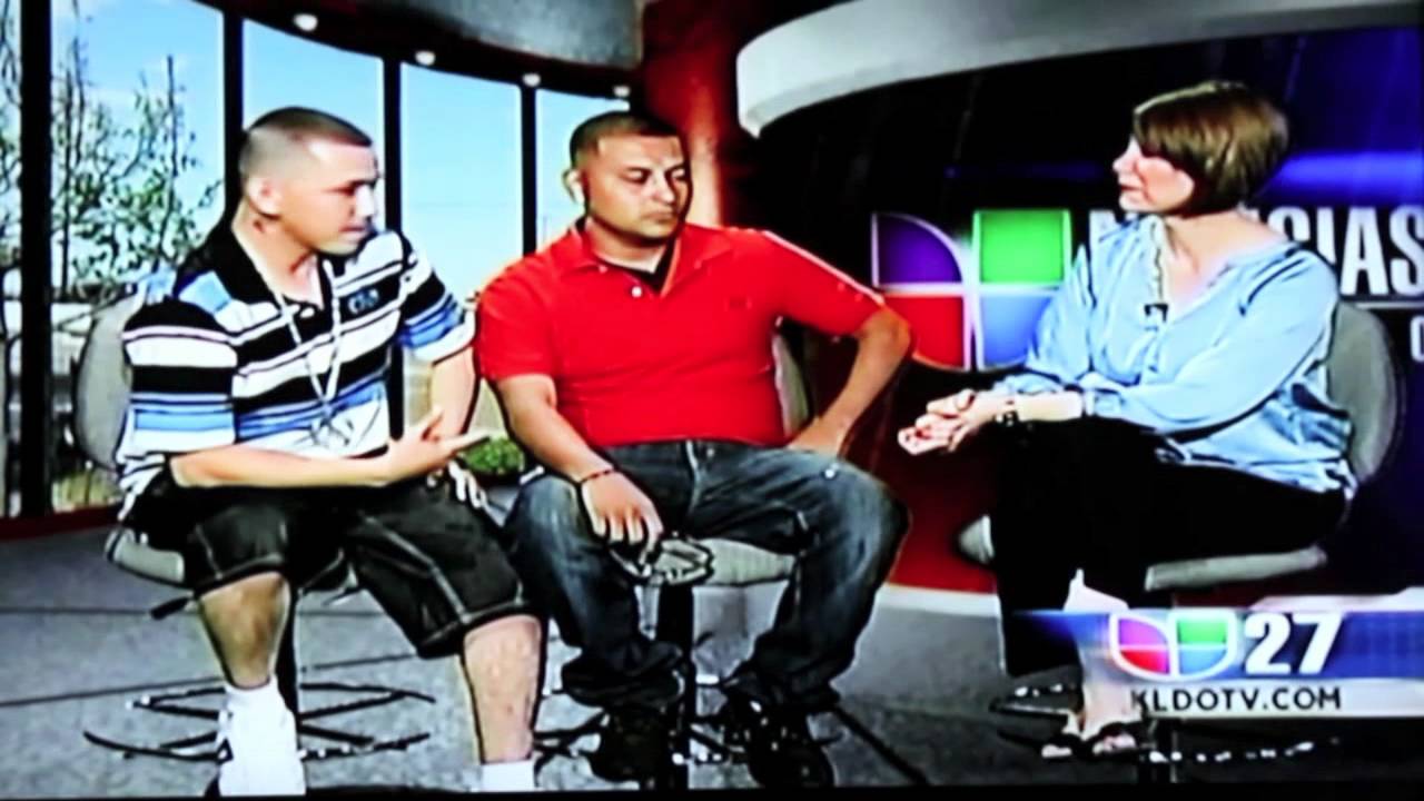 Mako Rayo Lucky Music and Es Kado en Univision - YouTube