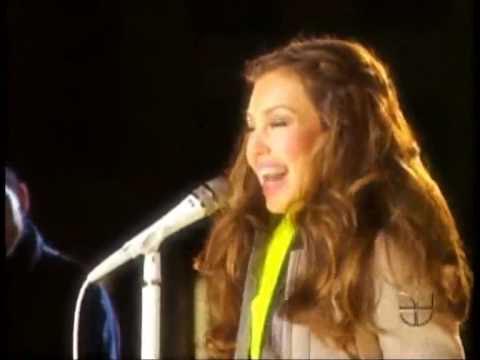 thalia- rodolfo el reno (nuestra navidad) - YouTube