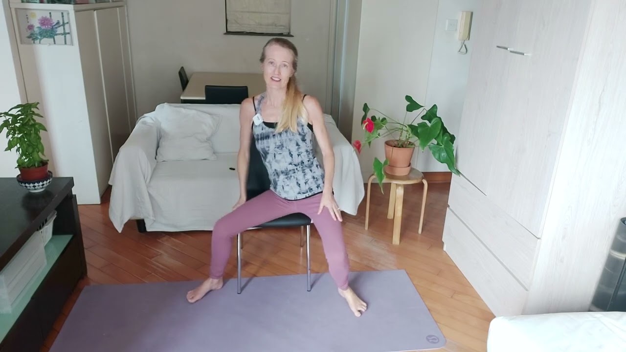 Chair hip flexor and quadriceps stretch - YouTube