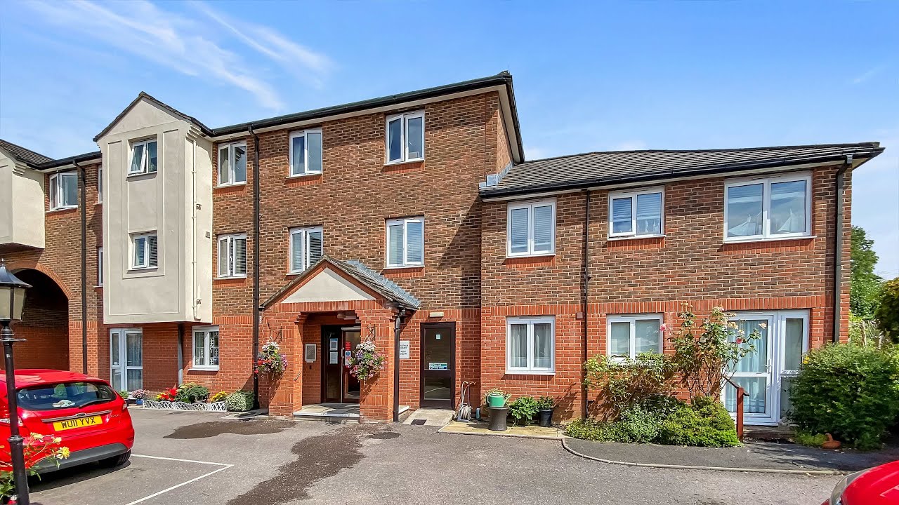 Martin & Co Video Tour of Chatham Court, Warminster - YouTube