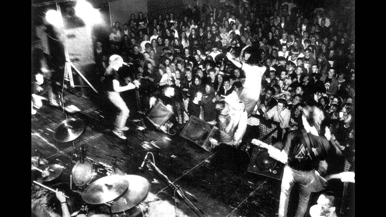 Nirvana - School; 31-10-1991 (Paramount Theatre, Seattle, WA) ᴴᴰ - YouTube